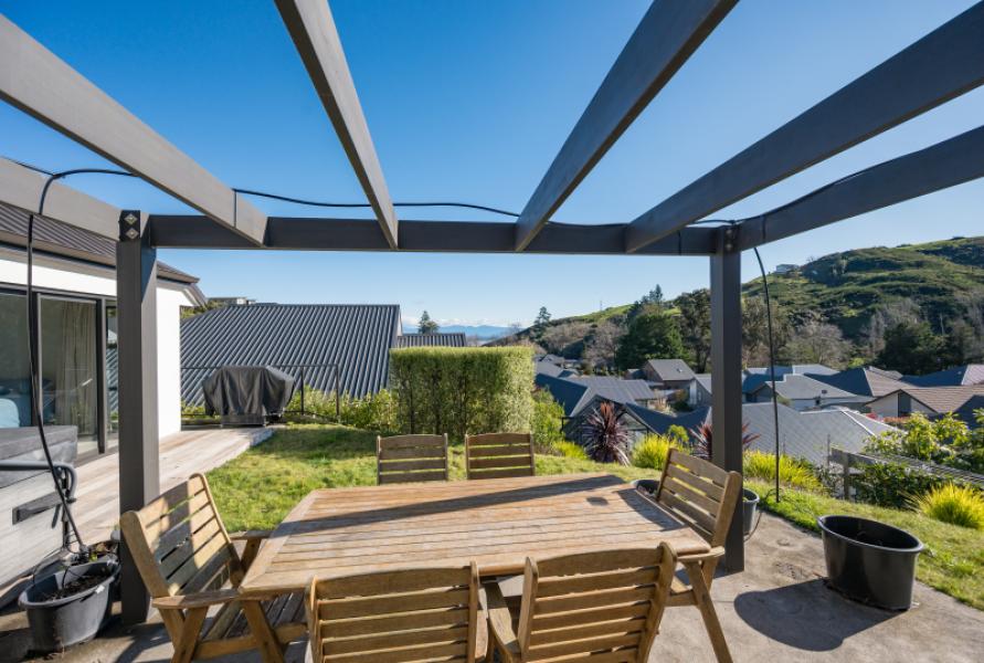 10 Old Farm Road, Stoke — Summit Real Estate